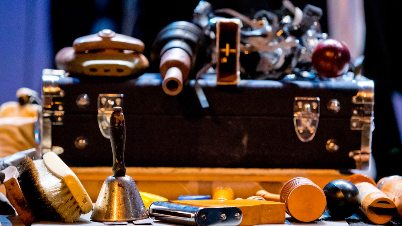 Max Bauer | Geräuschemacher, foley artist | music – foleys – sound design